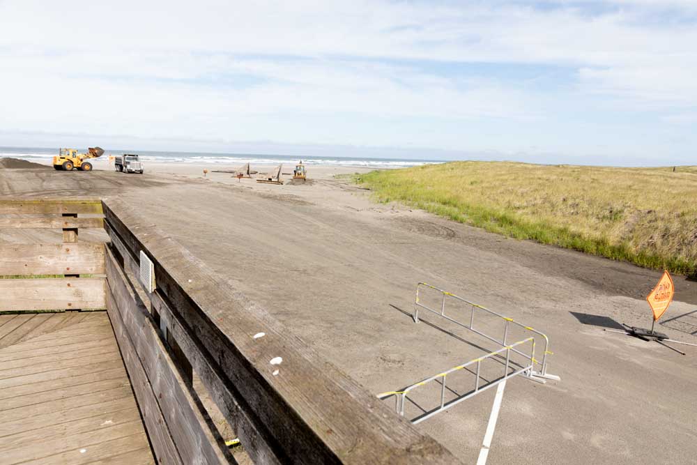 Beach approaches reopen, officials monitor for visitor influx | Chinook ...