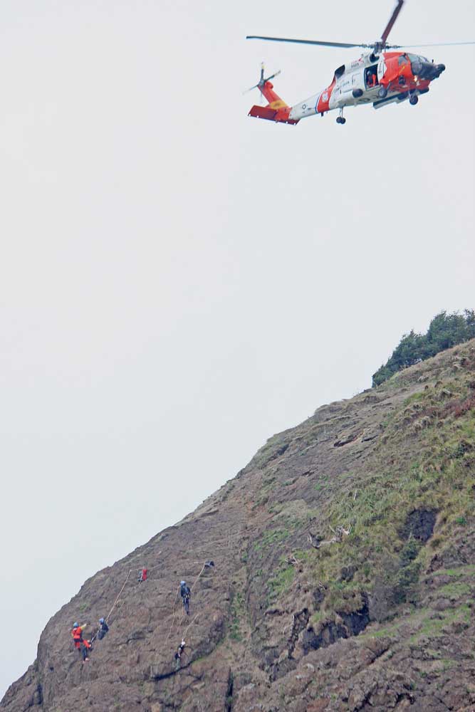 Local responders polish cliff-rescue skills | Chinook Observer