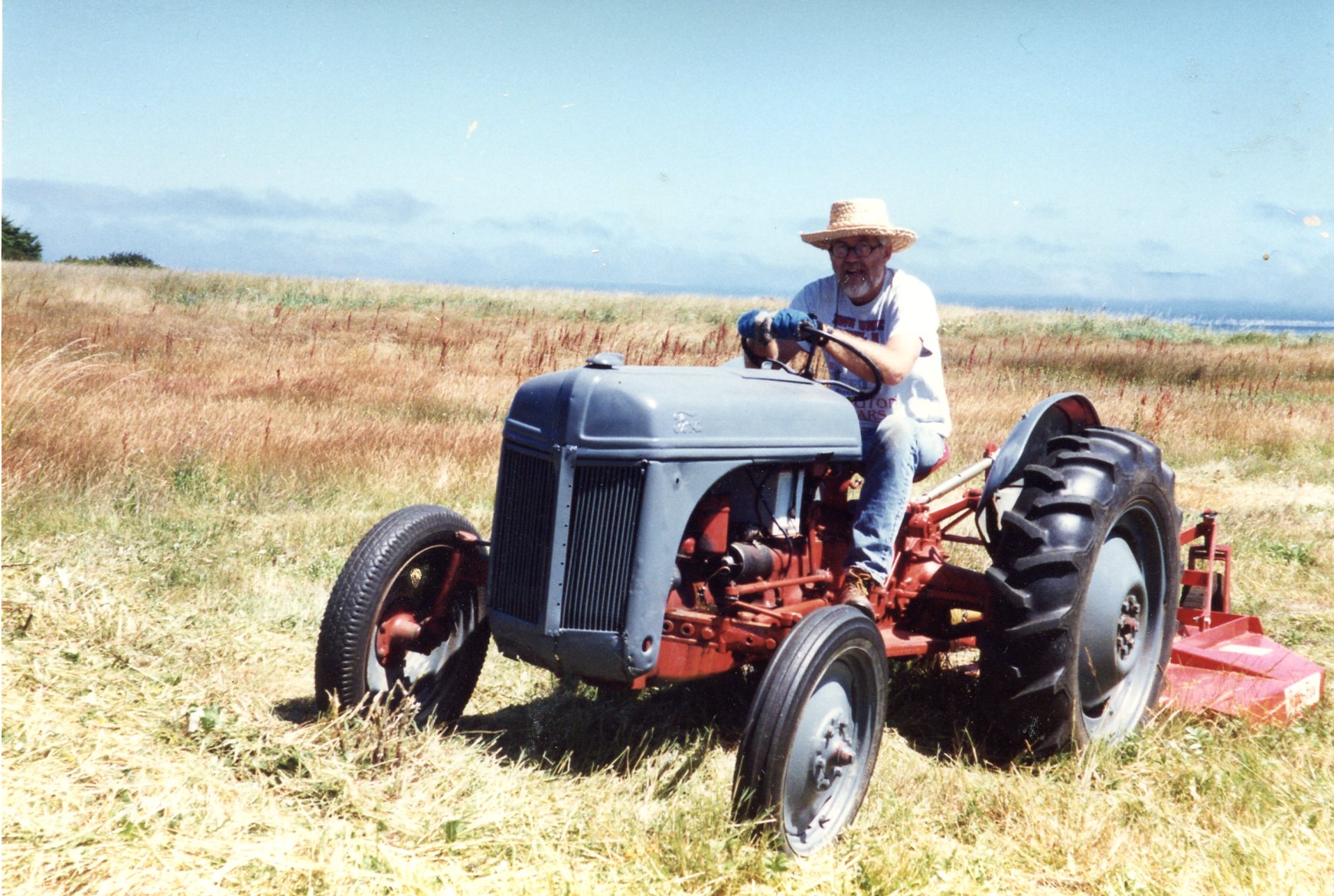 From the Oysterville Daybook: Nyel’s Ford 8N — ‘Yard art’ or ...