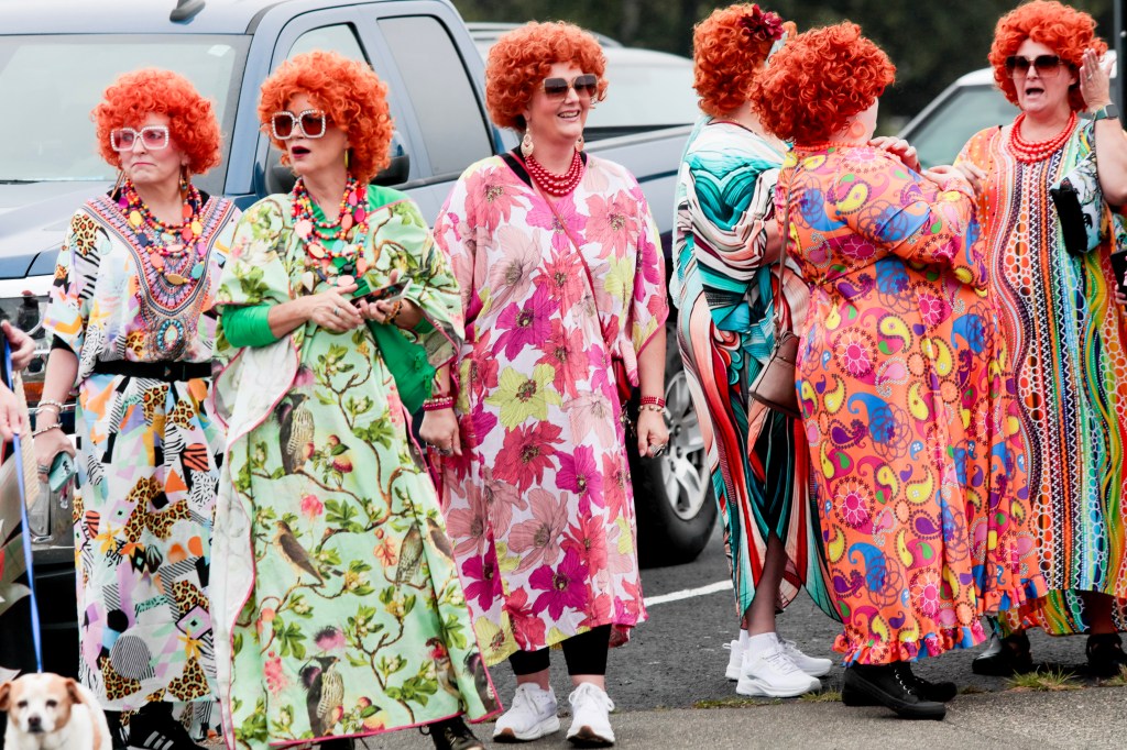Hey Helen! — Dozens of costumed ‘Mrs. Ropers’ romp across peninsula ...