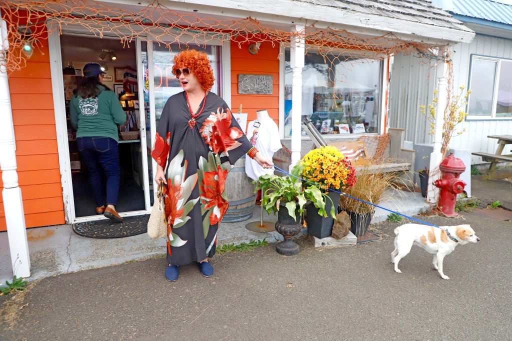 Hey Helen! — Dozens of costumed ‘Mrs. Ropers’ romp across peninsula ...